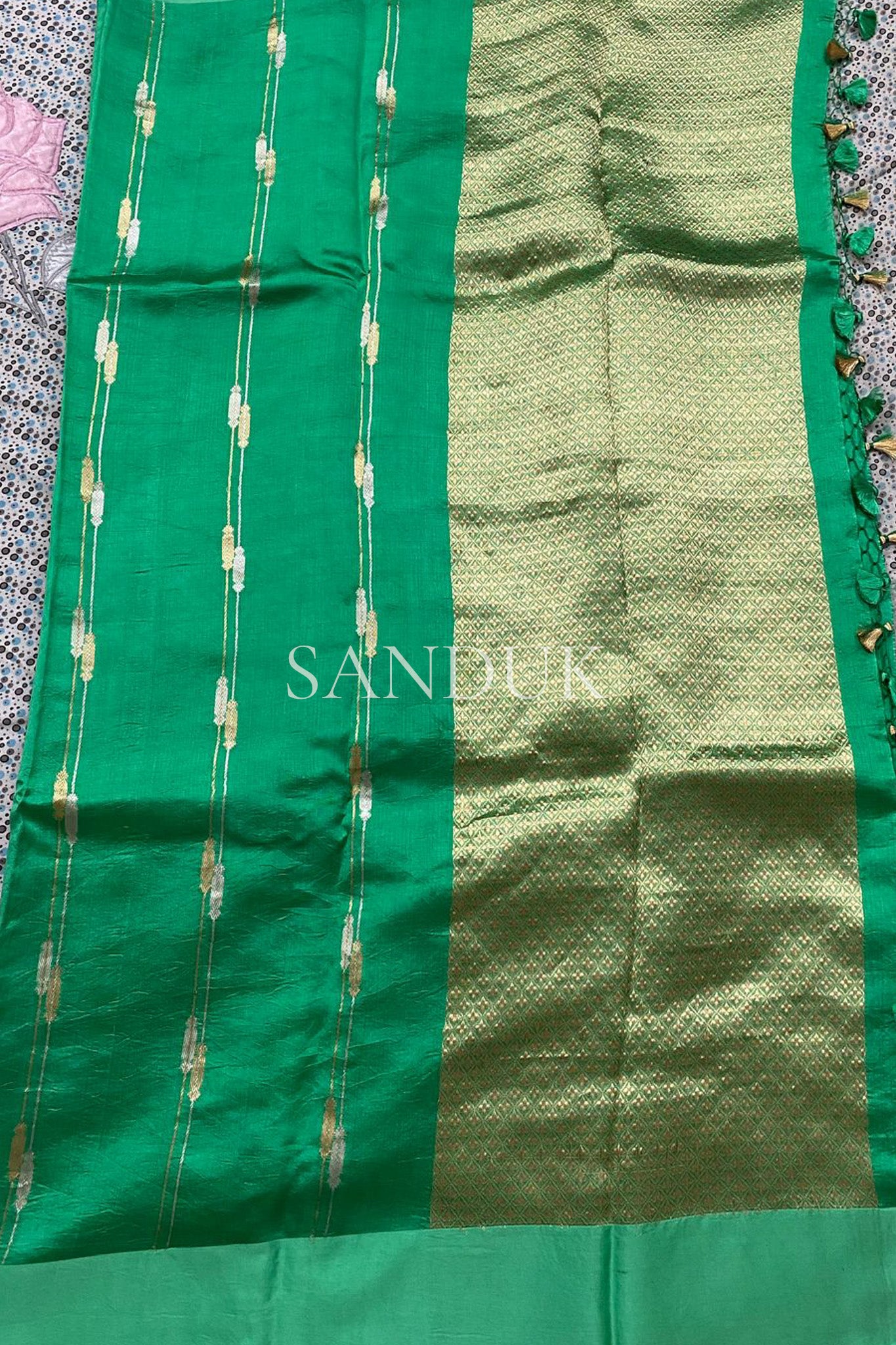 Vertical Line Silk Saree – Sanduk