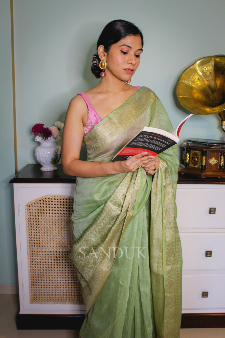 Elevate Your Wardrobe with Aavni Sarees - Sanduk
